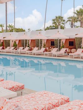 Pool at The Beverly Hills Hotel | Dorchester Collection