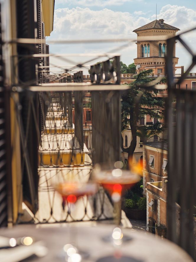 Prestige Room with View and Balcony at Hotel Eden | Dorchester Collection