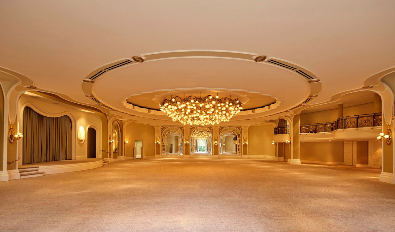 The crystal ballroom wedding & event center | Beachweddingtips.com