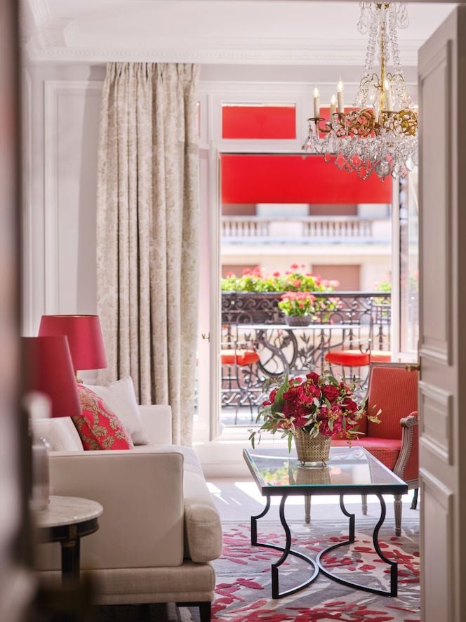 Deluxe Suite With Paris Views & Balcony | Hôtel Plaza Athénée